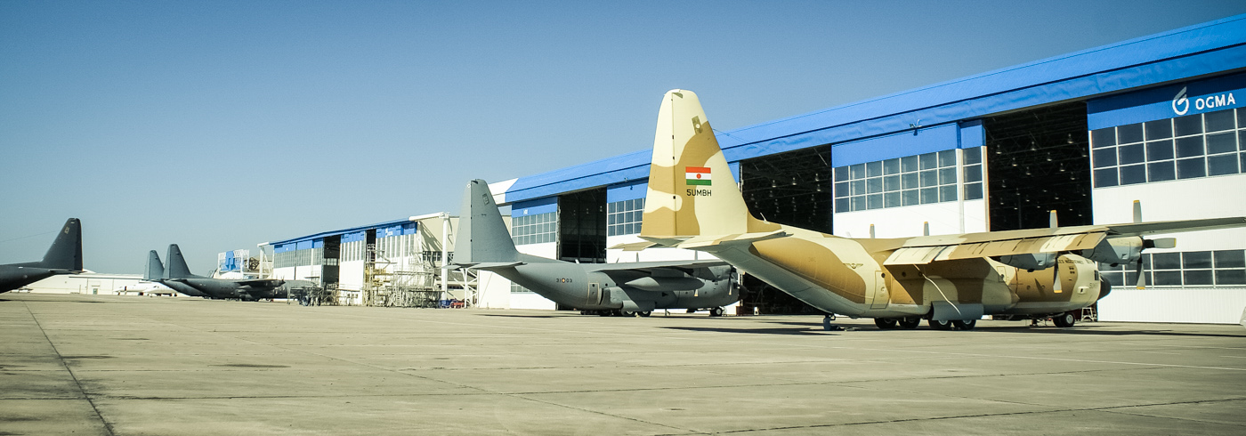 Lockheed C-130H Hercules da Força Aérea Nigeriana chega a Portugal para ...